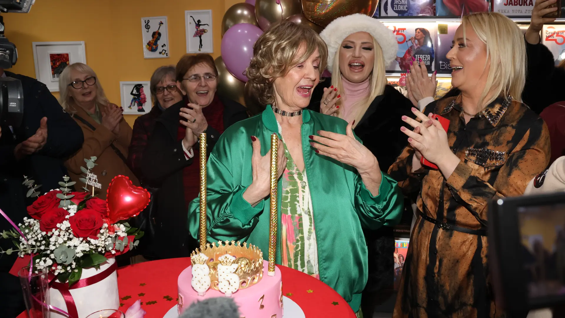 Lepa Lukić slavi 85. rođendan: Kolege i prijatelji joj priredili veliko iznenađenje